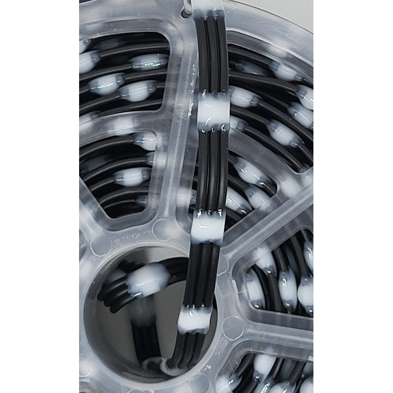 18awg Seeds | Black | 25mm spacing | 100ct with Pigtails | 12v